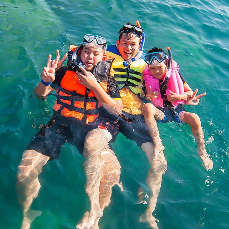 Snorkel Tour for Non-Swimmers: Visit Napaling and the Sardines